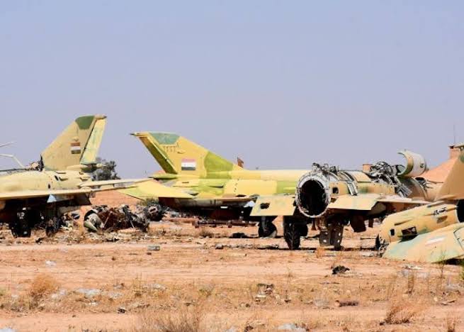 Assad forces destroy several planes at Deir Ezzor Military Airport ...